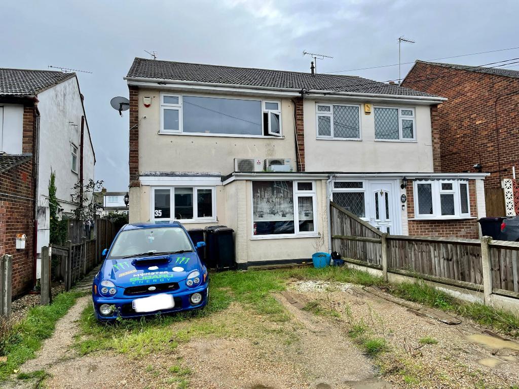 3 Bedroom Semi-Detached For Sale in York Road, Ashingdon, Rochford ...