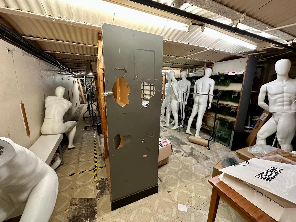 Lock up shop To Let in High Street, Southend on Sea, Essex, SS1 1LL ...