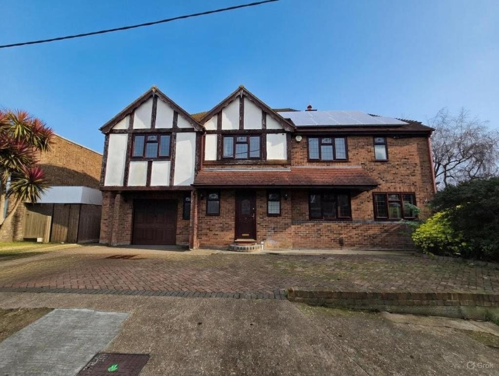 1 Bedroom HMO To Let in Vaagen Road, Canvey Island, Essex, SS8 9DP ...
